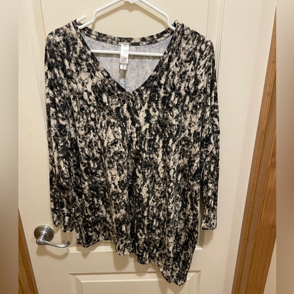 MarlaWynne | Tops | Marla Wynne Slanted Flowy Long Sleeve | Poshmark